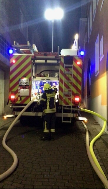 Rauchentwicklung aus Gebäude